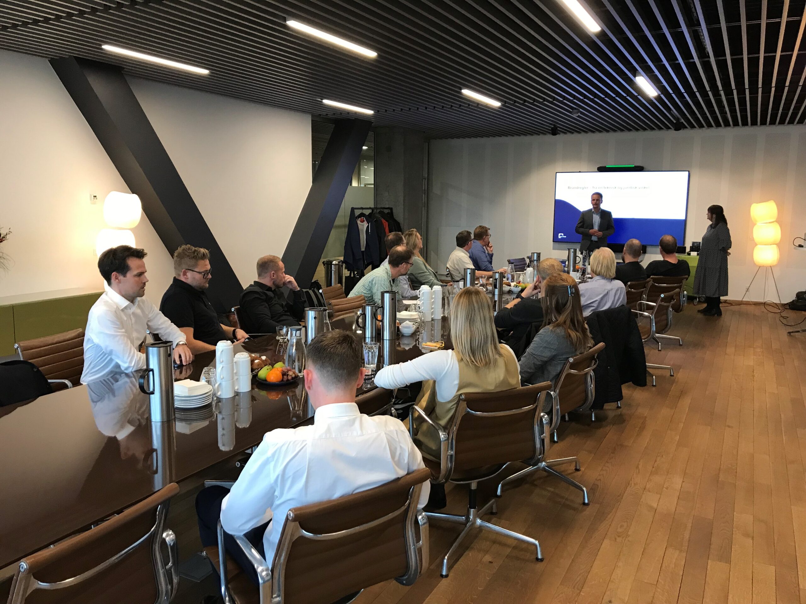 Gå-hjem-møde om brandregler i Aarhus - EjendomDanmark